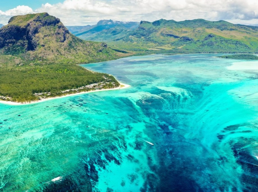 Everything you need to know about Mauritius Underwater Waterfall ...
