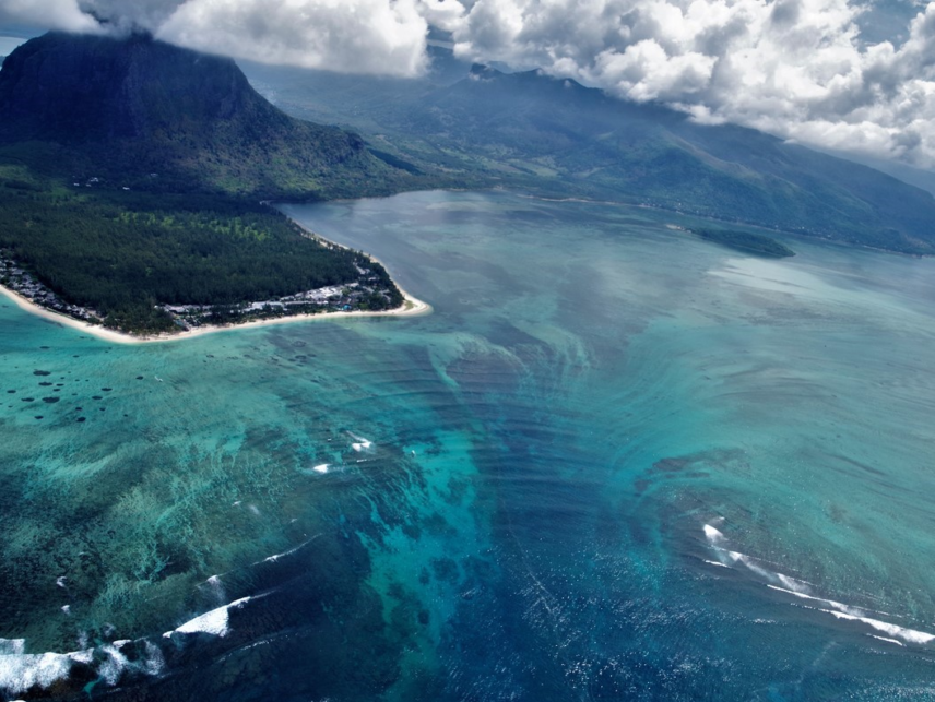 Everything you need to know about Mauritius Underwater Waterfall ...